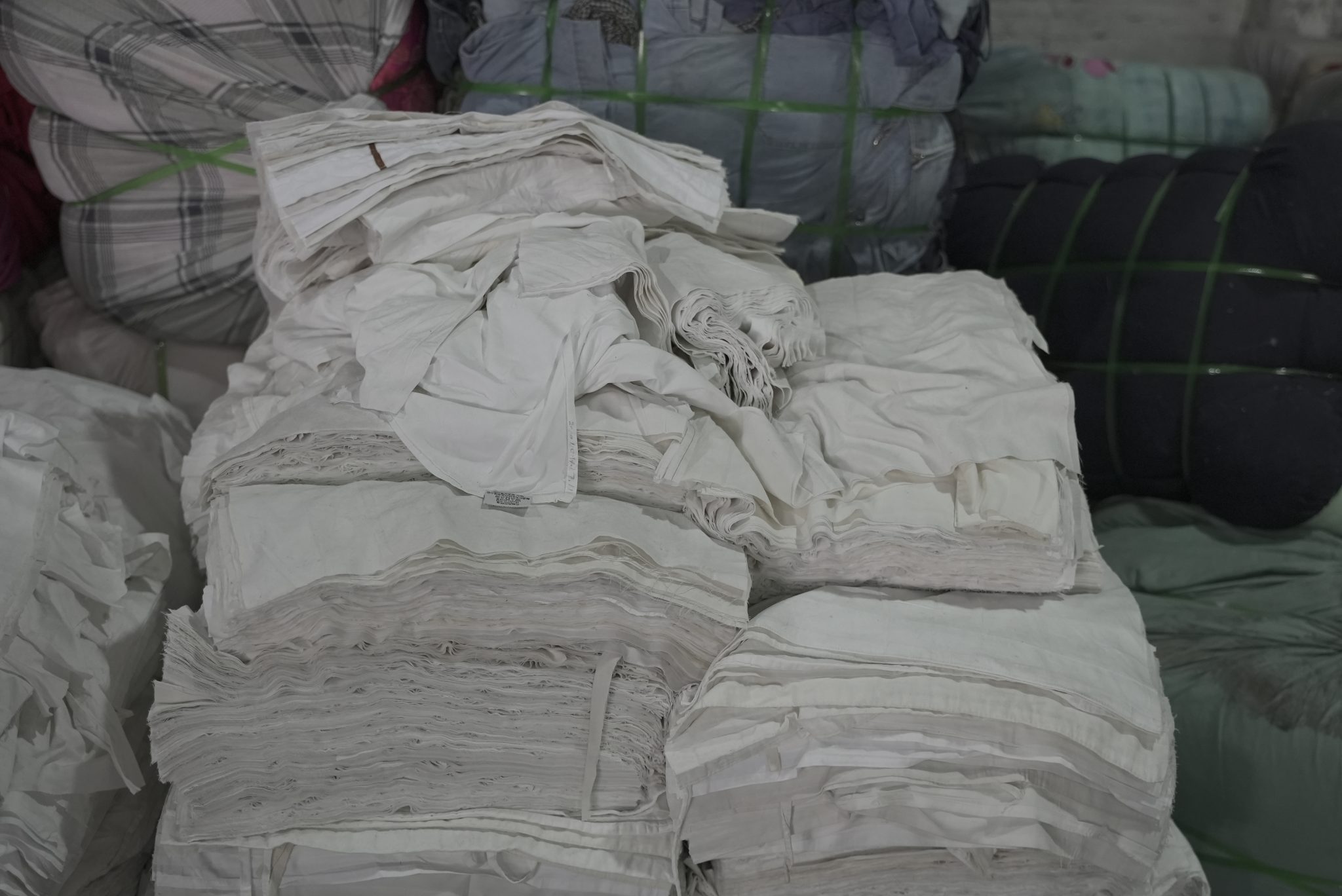 Bulk Buy Rags in Boxes, Kilos, lbs, or Container | Hissenrags